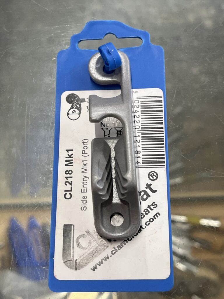 Clamcleat 6mm Side Entry Port MK1 CL218MK1 Aluminium – Newline Chandlery